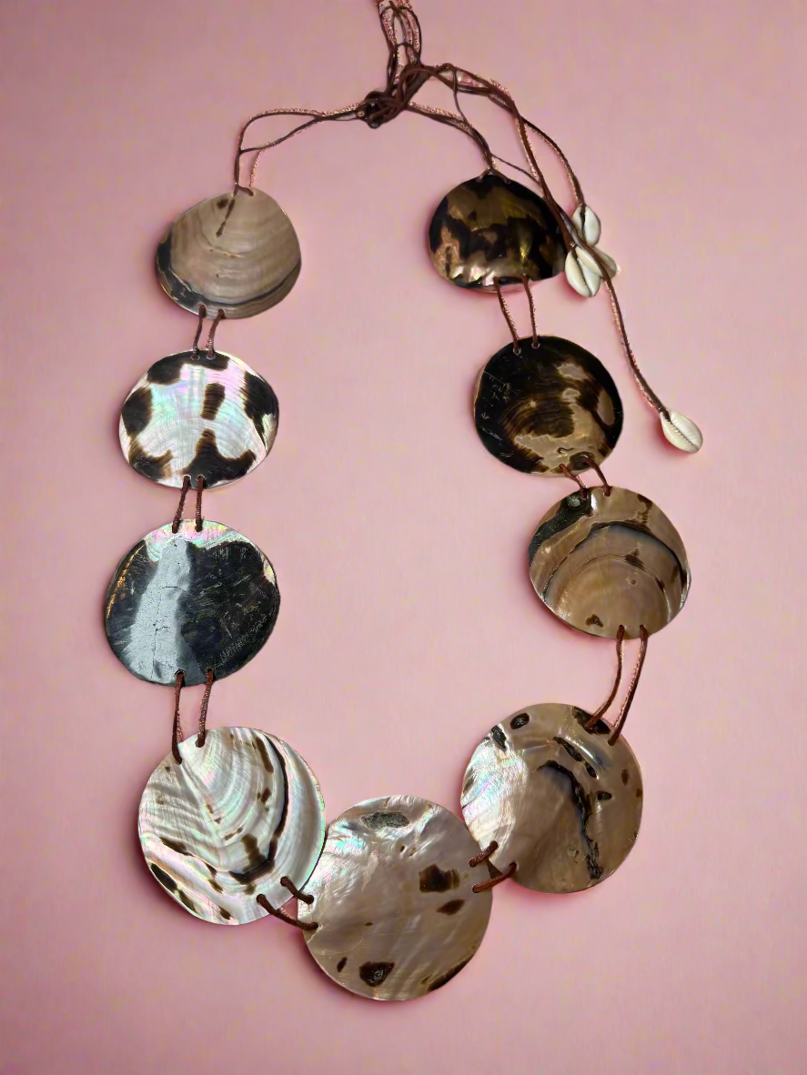 Iris Apfel's Vintage Massive Shell Necklace | Dollchunk Bazaar